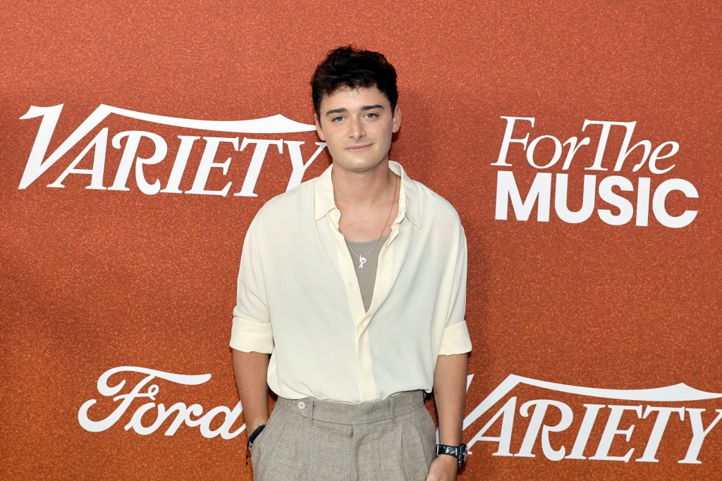 Noah Schnapp Relationships: His Love Life In The Spotlight
