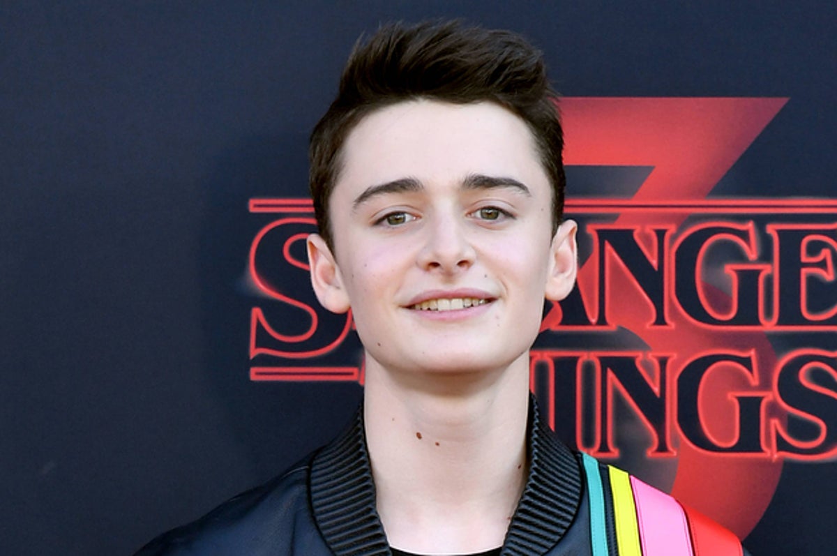 Noah Schnapp Relationships: His Love Life In The Spotlight